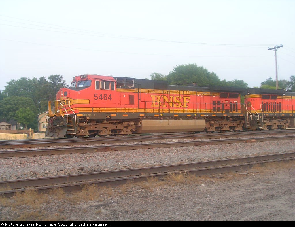 BNSF 5464